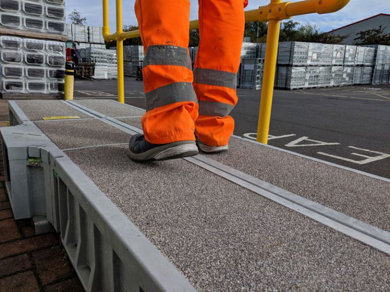 Anti-Slip Walkway | Trough-Tec Systems